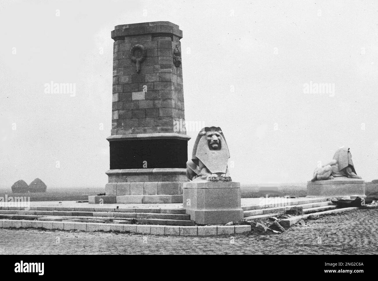 The British War Memorial at the mouth of the river Yser, at Nieuport ...
