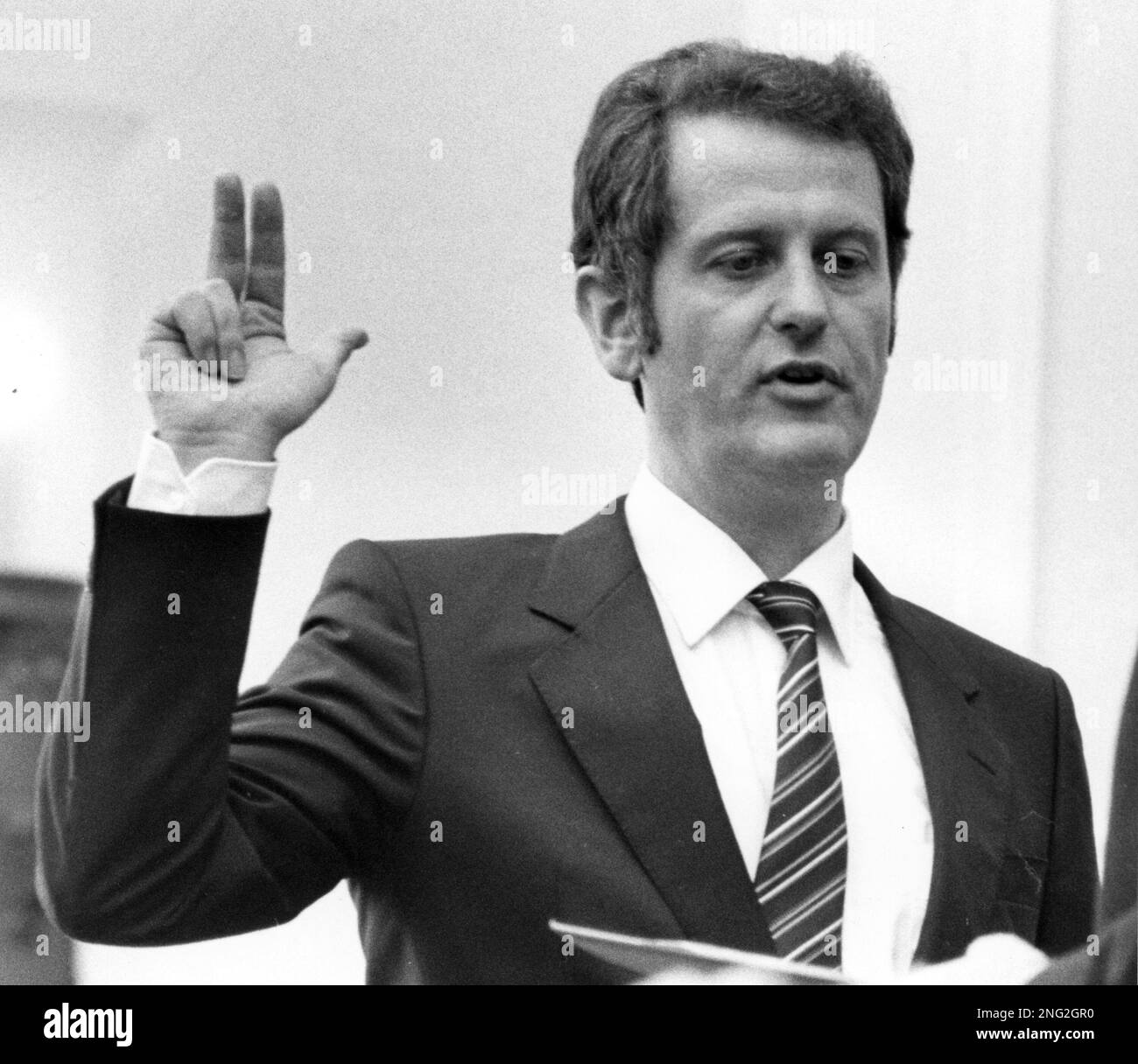 Politician Uwe Barschel, Christian democrats (CDU), gives his oath ...