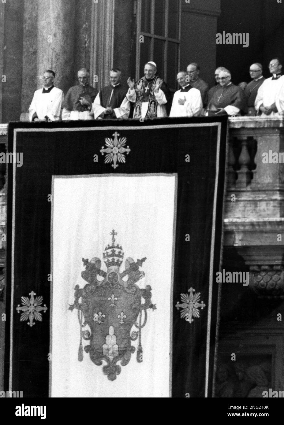 Pope John Paul I smiles and waves with both hands to crowd filling St ...