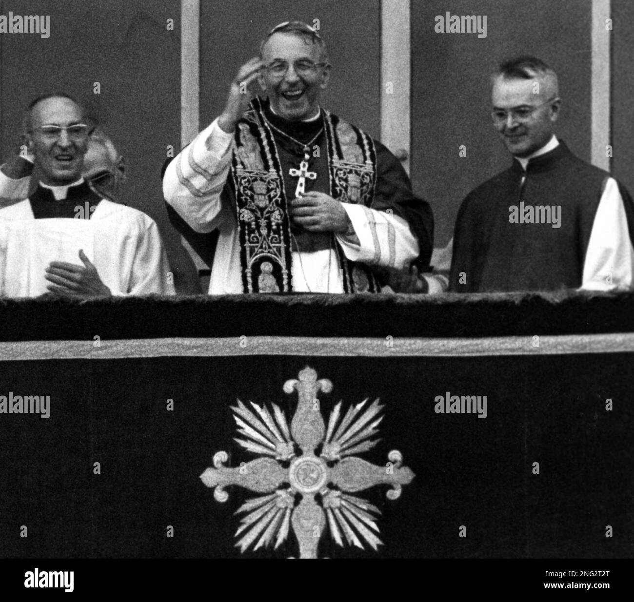 Pope John Paul I smiles and waves with both hands to crowd filling St ...