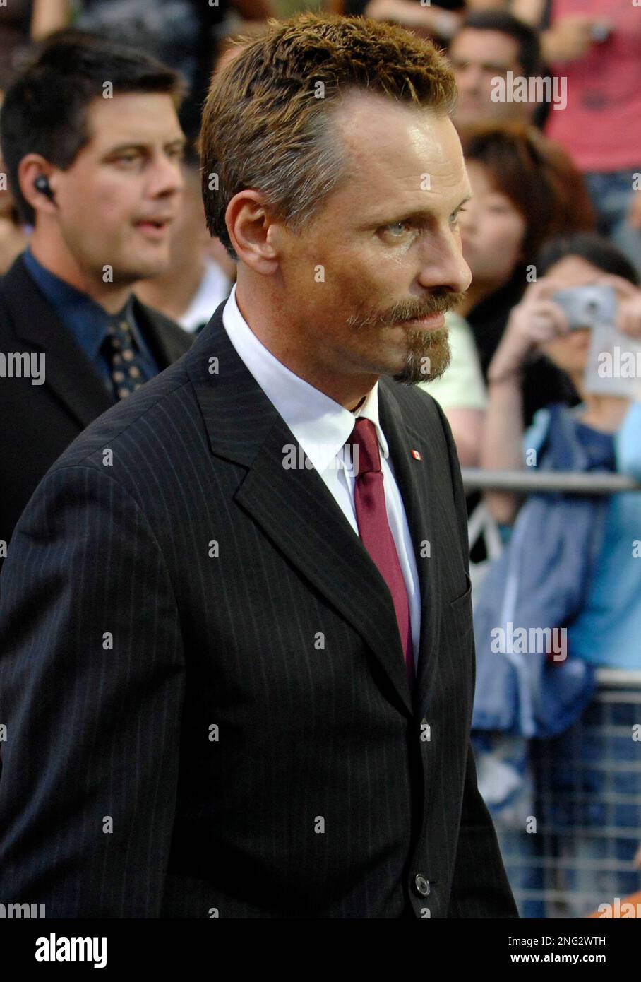 Viggo Mortensen arrives for the premiere of "Eastern Promises" during ...