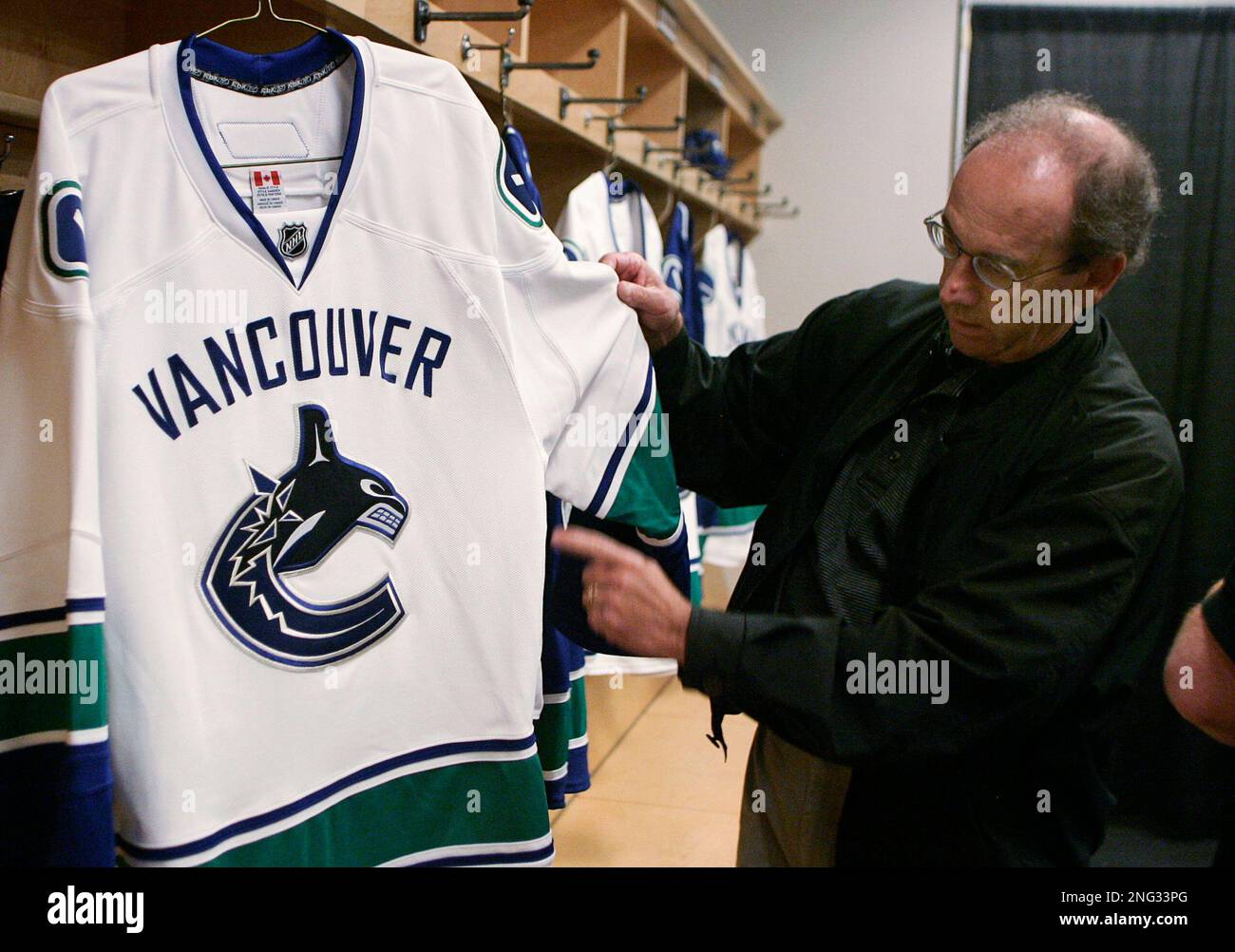 Reporter Gary Raible gets a closer look at the new Vancouver Canucks ...