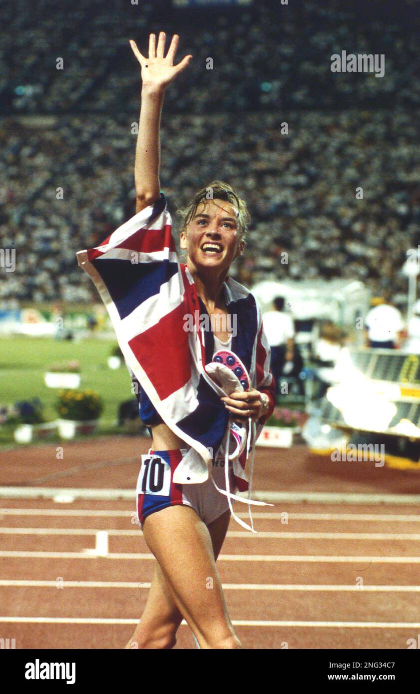 British athlete Liz McColgan waves to the crowd after winning the women ...