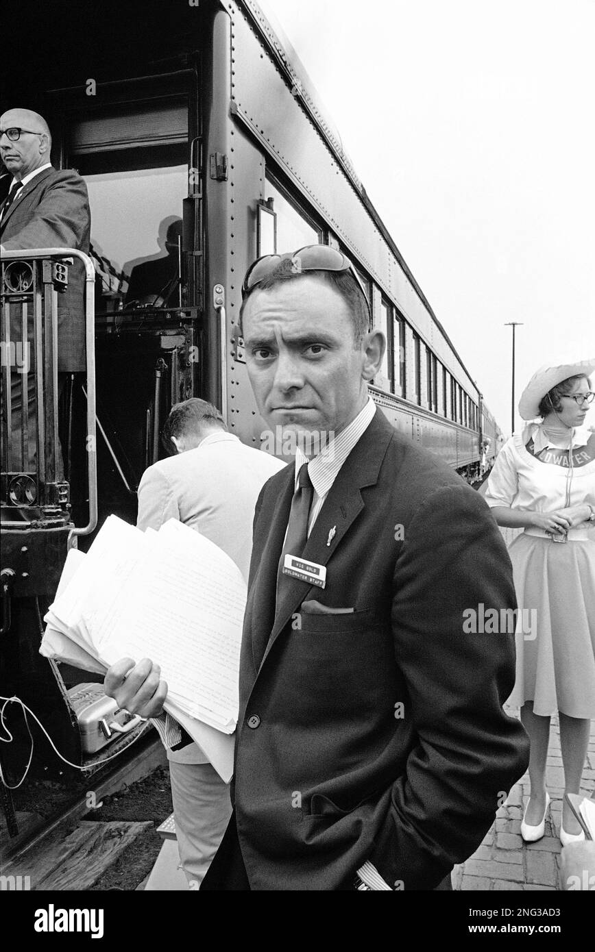 Vic Gold poses for a photo in Santa Ana, Calif. on Oct. 23, 1964. (AP ...