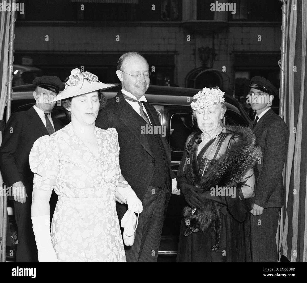 U.S. Senator Robert A. Taft, of Ohio, his wife, Sarah and his mother ...
