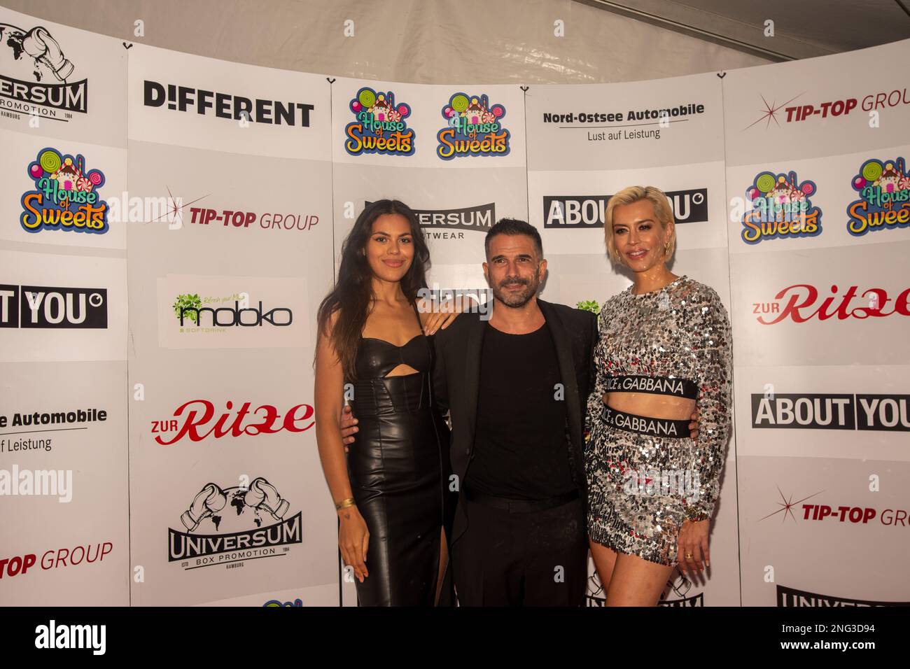 Marc Terenzi und verena Kerth mit Gast bei der Universum Boxing Night ...