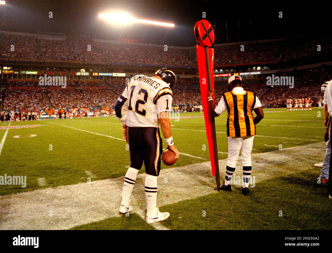 Defeated San Diego Chargers' quarterback Stan Humphries (12) stands ...