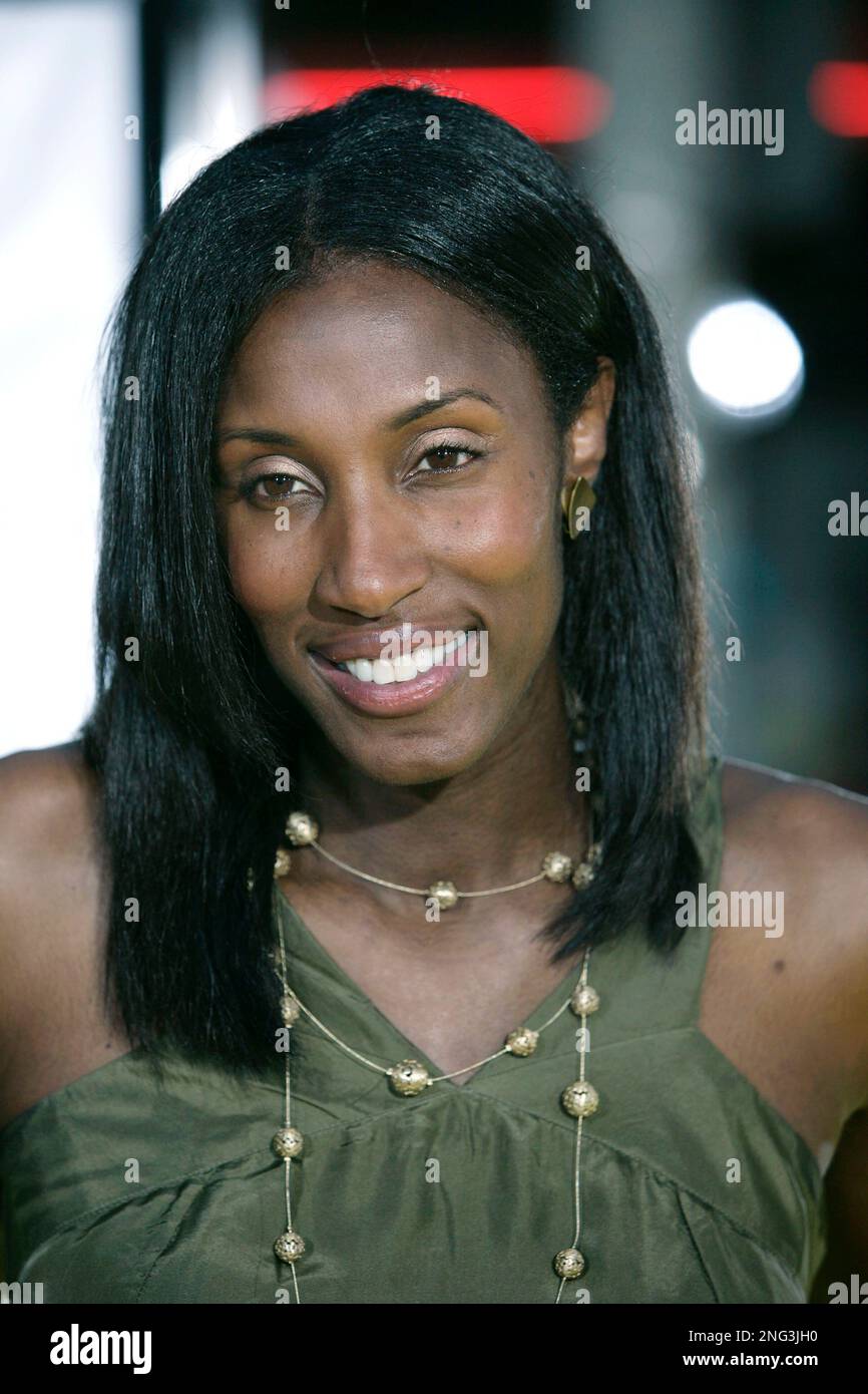 Lisa Leslie arrives at the premiere of ÒThe Simpsons MovieÓ in Los ...