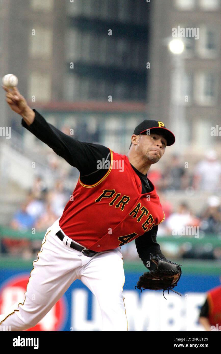 Pittsburgh Pirates pitcher Ian Snell throws against the Washington ...
