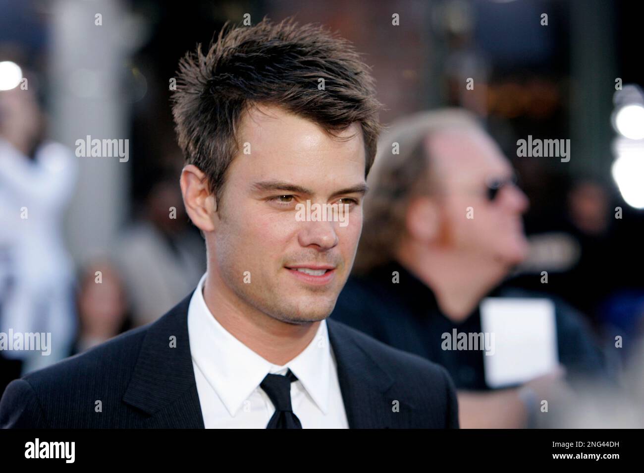 Actor Josh Duhamel arrives at the premiere of the film "Transformers ...