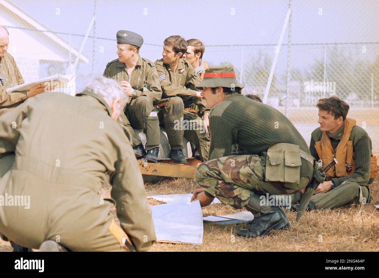 Gurkha Lieutenant briefs pilots before helicopter exercise in Hong Kong ...
