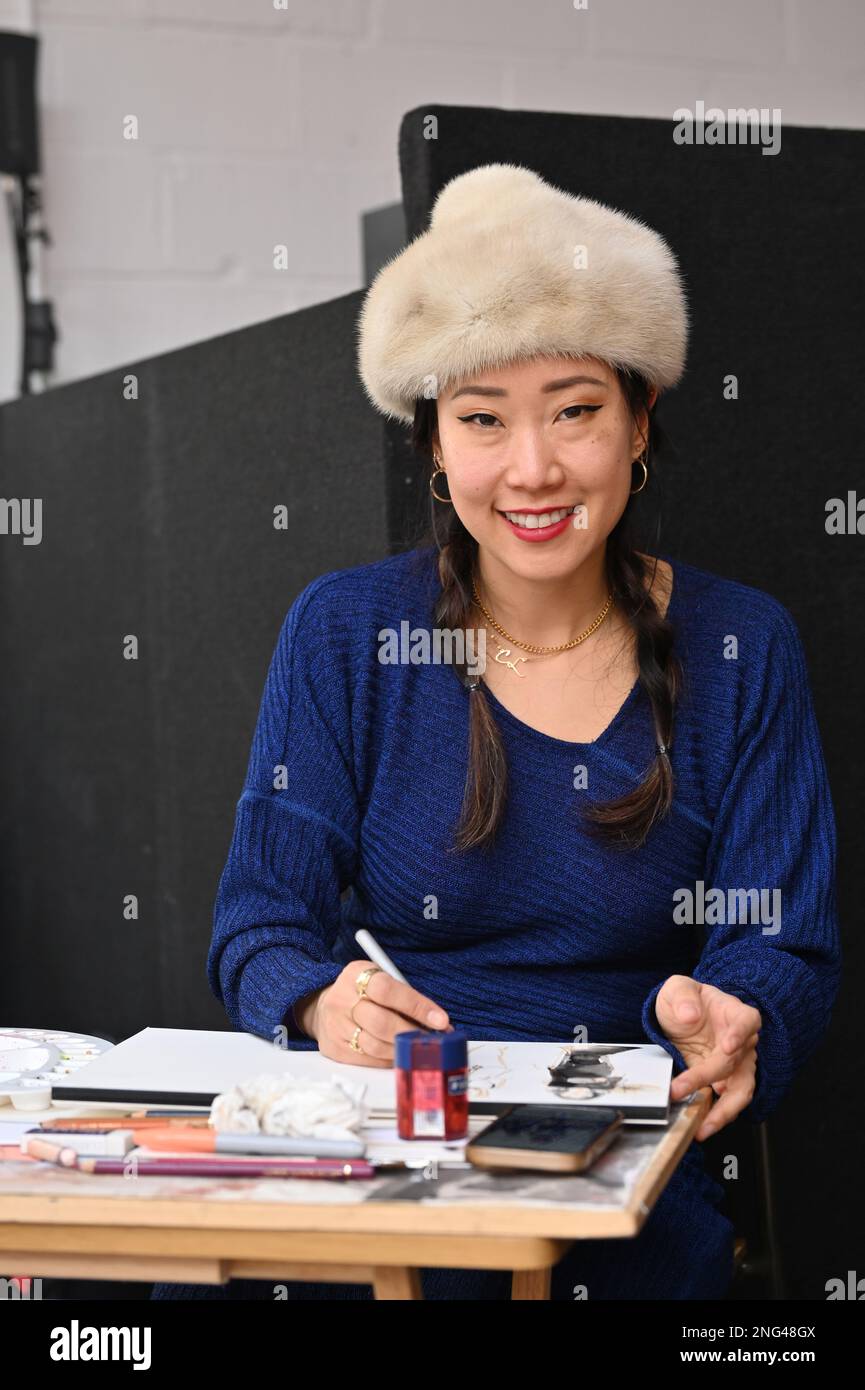 Capturing fashion illustrations hi-res stock photography and images - Alamy