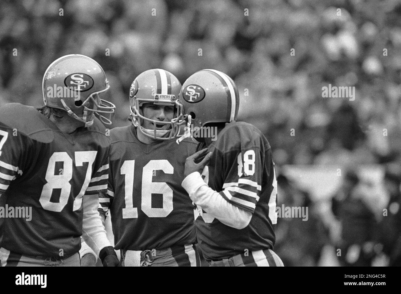 San Francisco 49ers' quarterback Joe Montana (16) and wide receiver ...