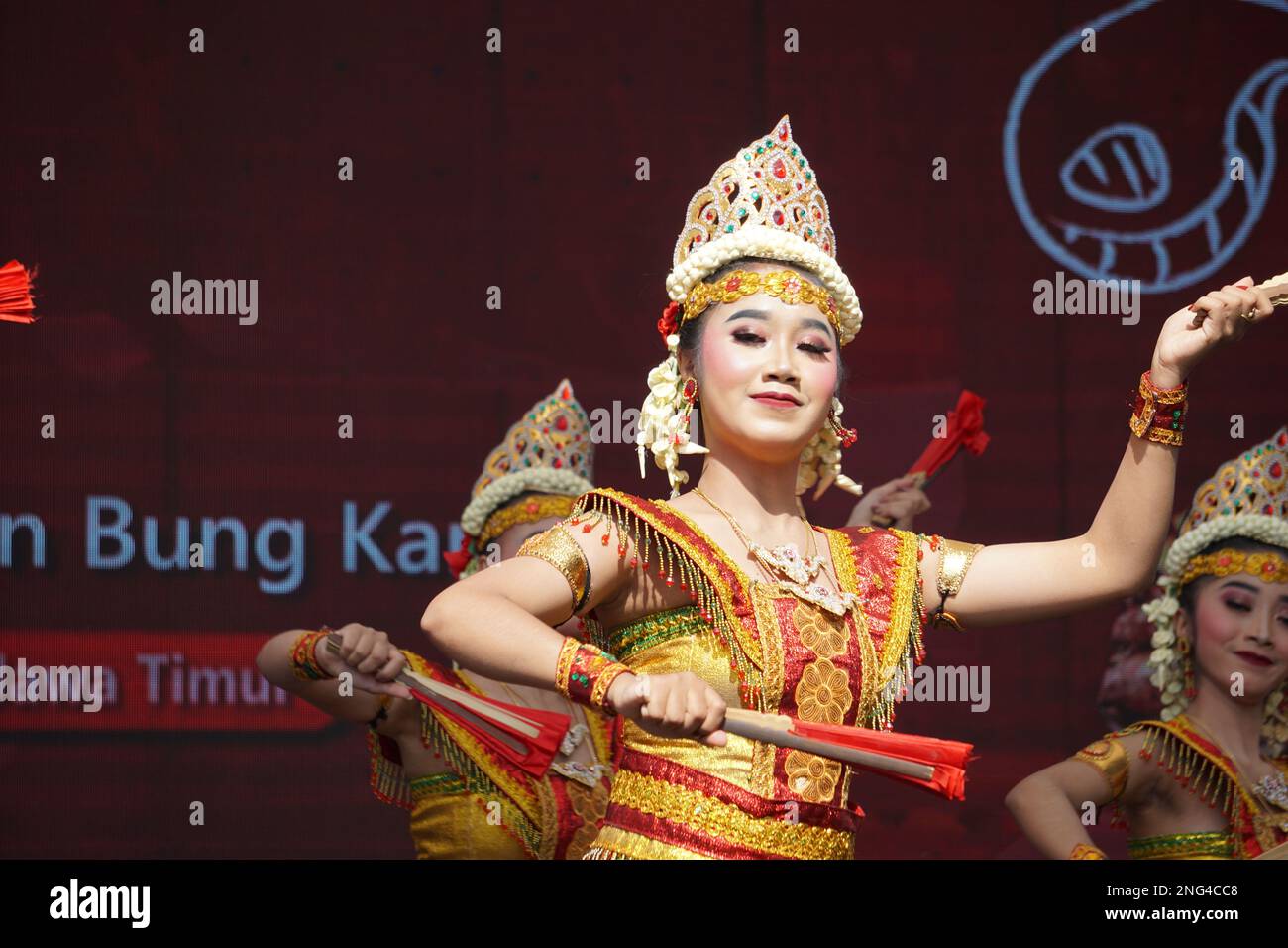 Indonesian mari kangen dance. This dance depicts the joy of teenagers ...