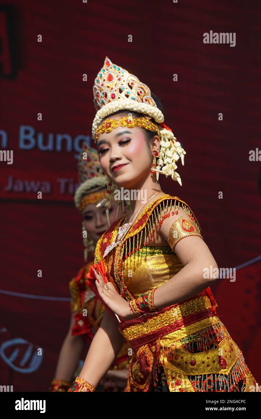 Indonesian mari kangen dance. This dance depicts the joy of teenagers ...