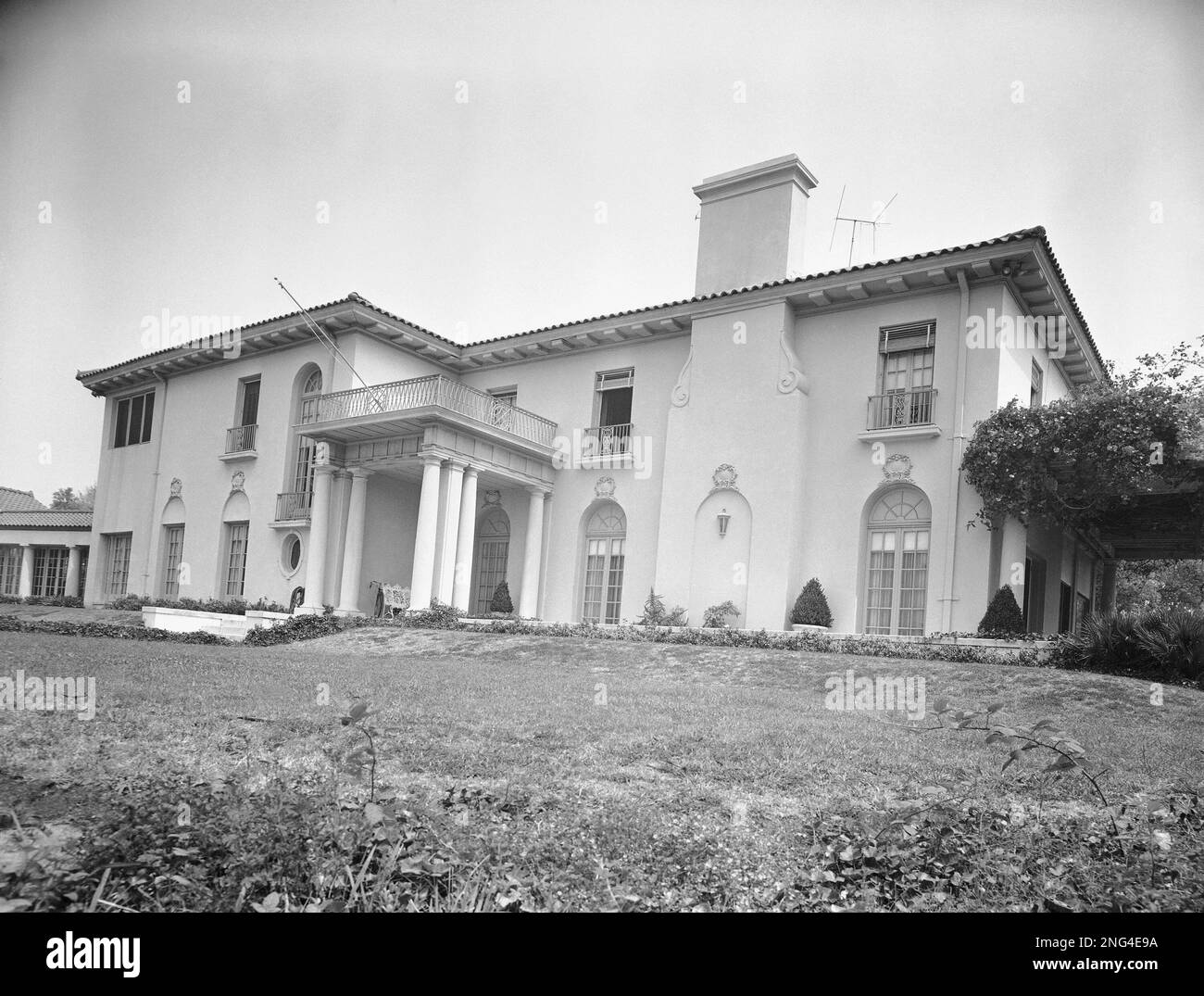 This is the home of director Cecil B. De Mille in Hollywood, Calif ...