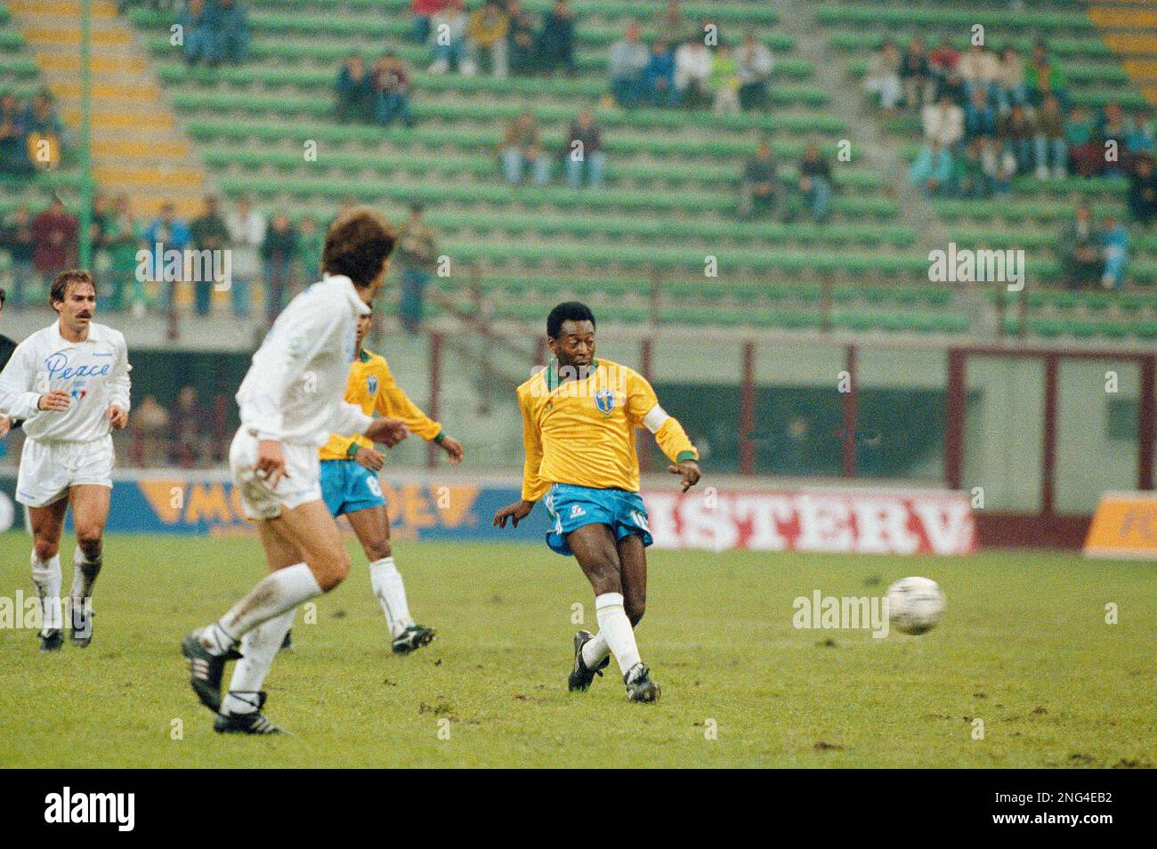 Pele, the legendary "O Rey" of international soccer, in action during ...