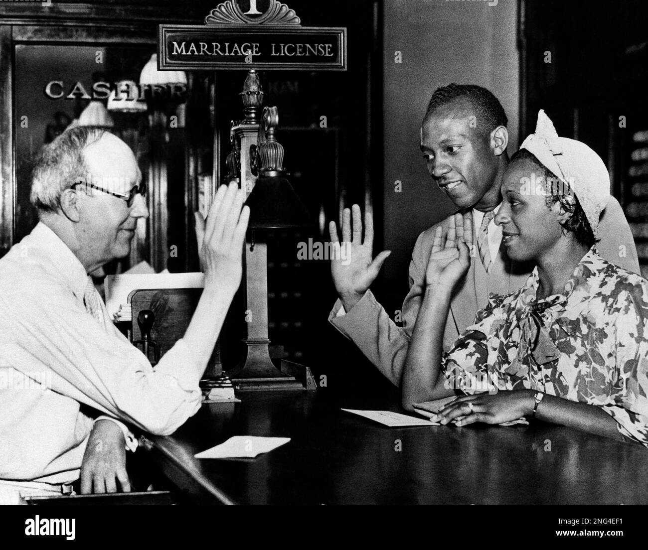 Jesse Owens, Ohio State University's track star, married Miss Minnie ...