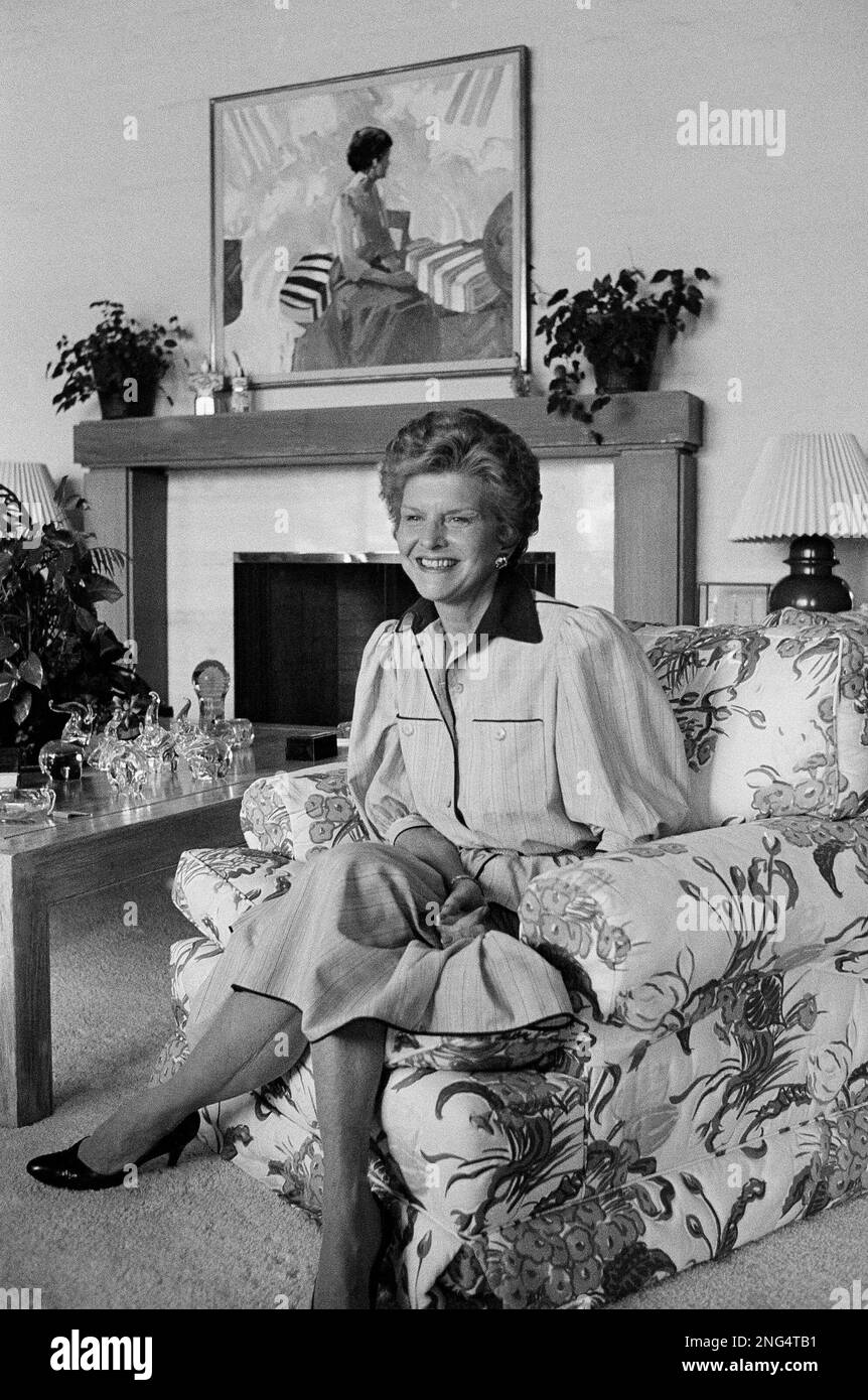 Former first lady Betty Ford sits in the living room of her Palm ...