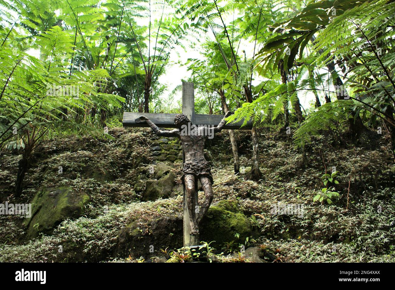 Life-size sculptural scene of Way of the Cross for Roman Catholic ...
