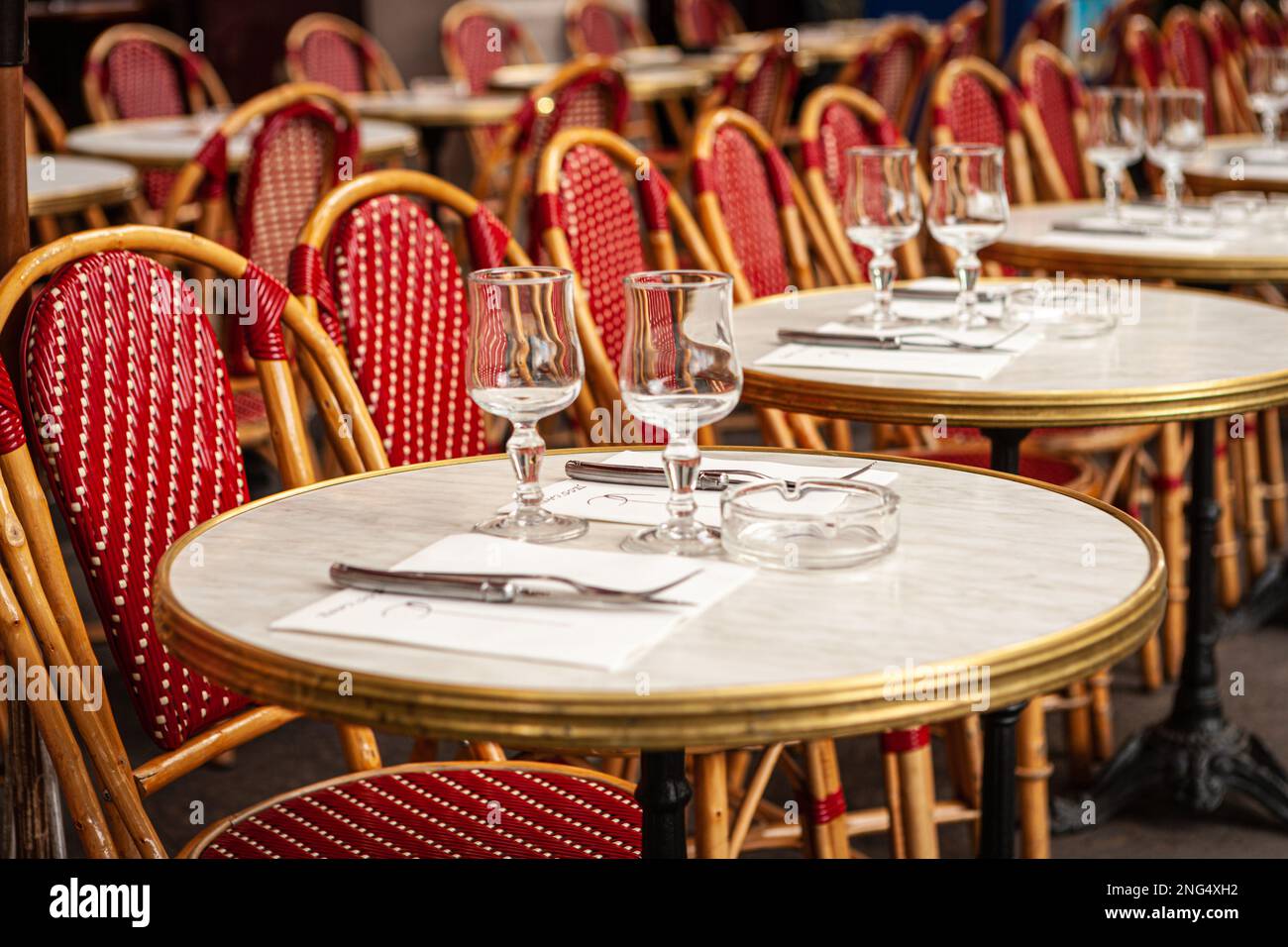 Parisian sidewalk cafe, France, Paris Stock Photo - Alamy
