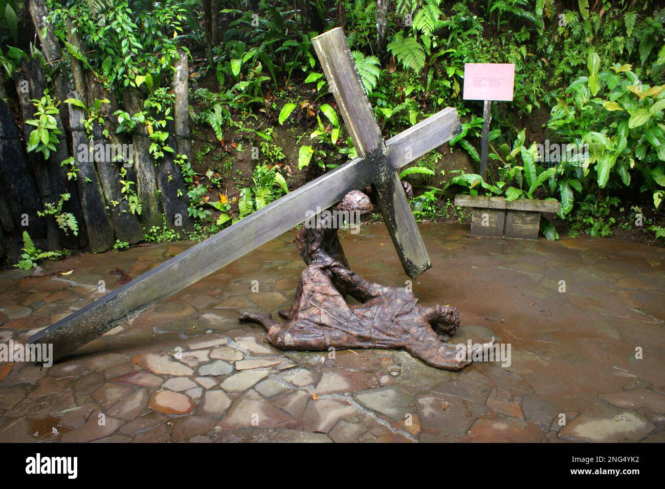 Life-size sculptural scene of Way of the Cross for Roman Catholic ...