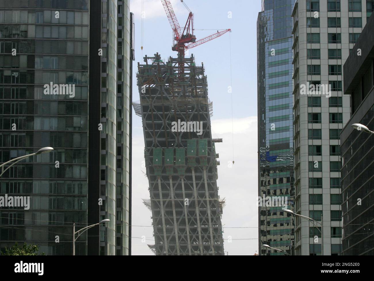 The construction site of the new China Central Television headquarters ...