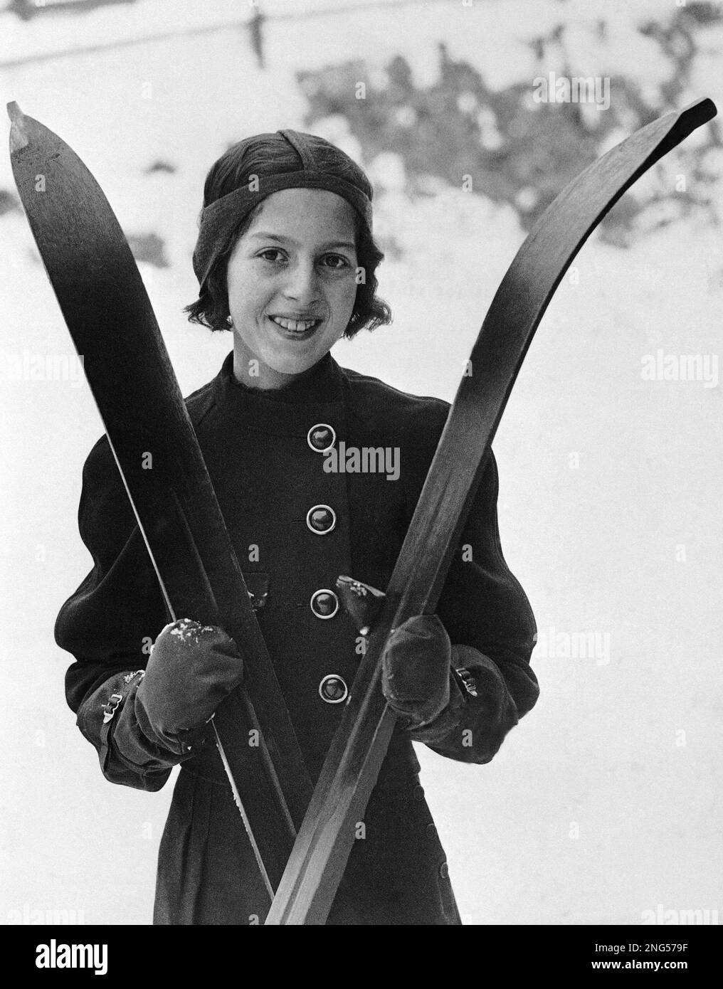 Princess Alexandra of Greece poses with skis, January 7, 1935. (AP ...