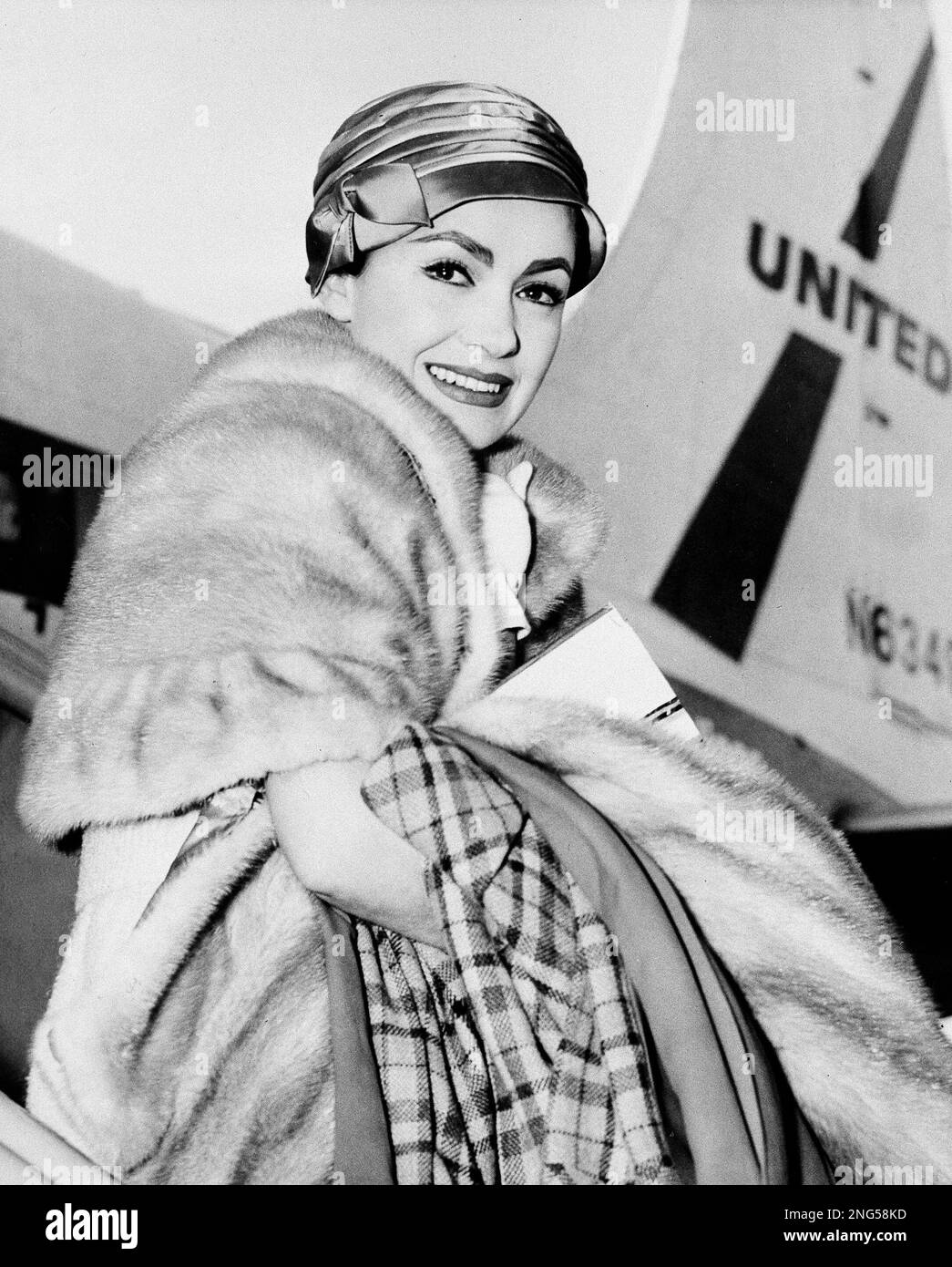 American actress Susan Cabot arrives at Idlewild Airport in New York ...