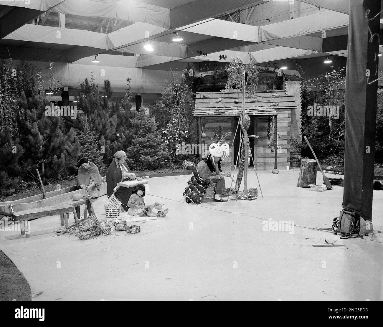 Native Americans of the Cherokee Nation in North Carolina appear at the ...