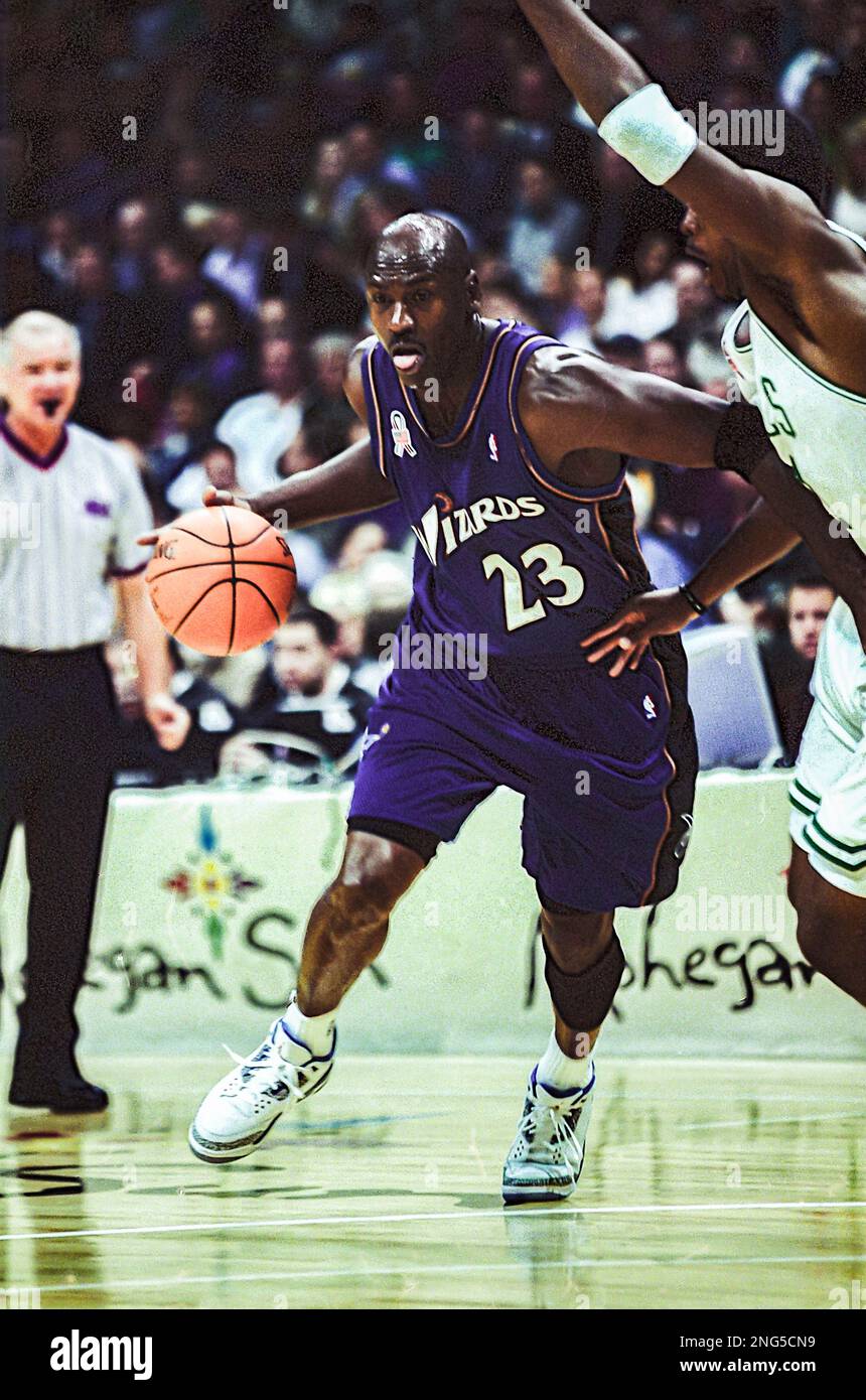 Michael jordan washington wizards hi-res stock photography and images ...