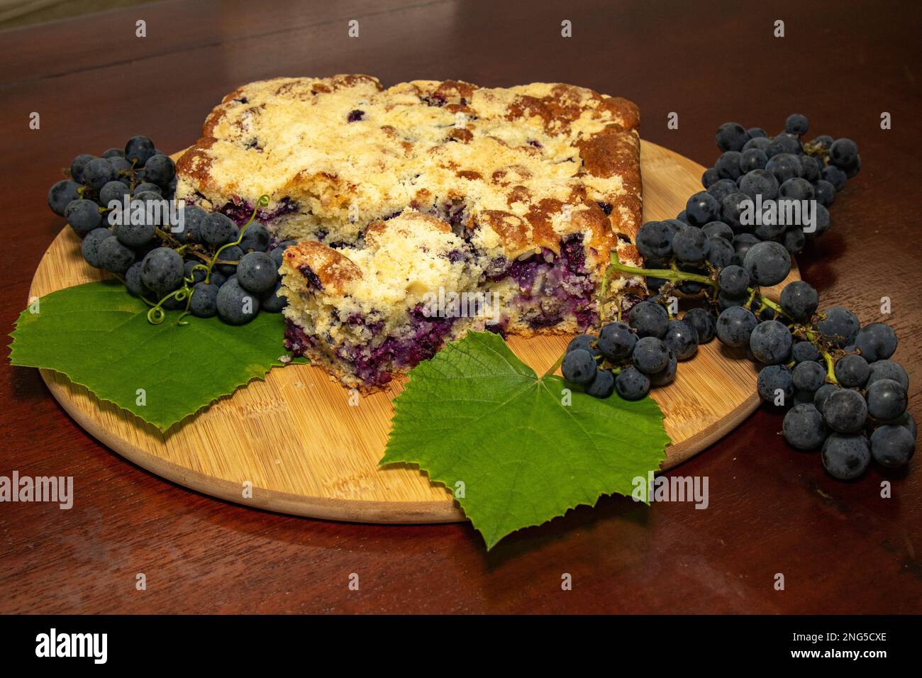 Classic black grape cake (Isabel burgundy variety) known as "cuca de ...