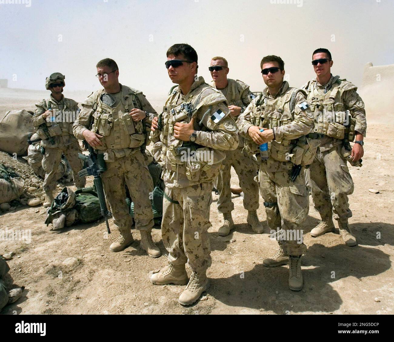 Canadian soldiers from 2nd Royal Canadian Horse Artillery B Troop turn ...