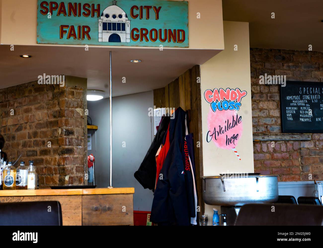 Counter area of the Crab and Waltzer restaurant in Whitley Bay Stock ...