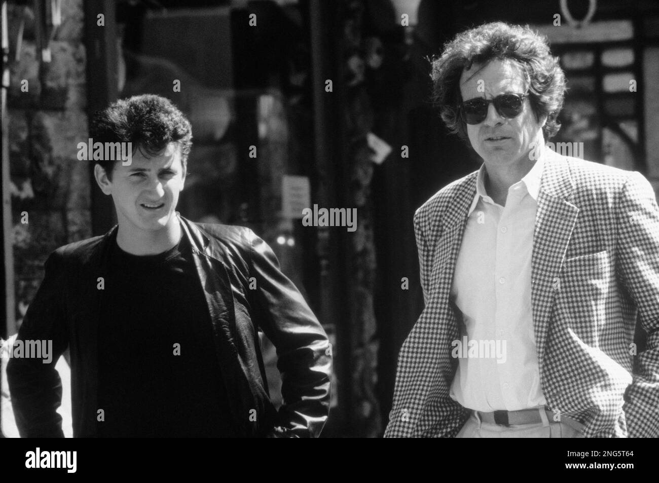 Actors Sean Penn, left, and Warren Beatty walk in New York, June 5 ...