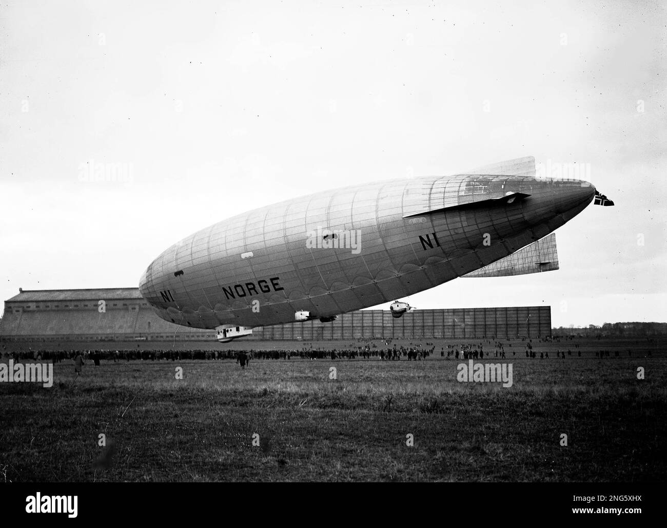 The semi-rigid airship Norge, which will attempt to fly over the North ...