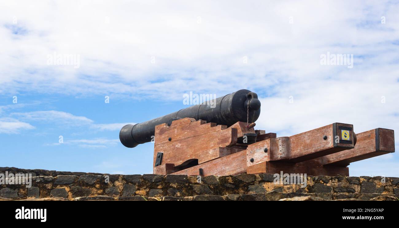 old dutch canon at galle fort,sri lanka Stock Photo - Alamy