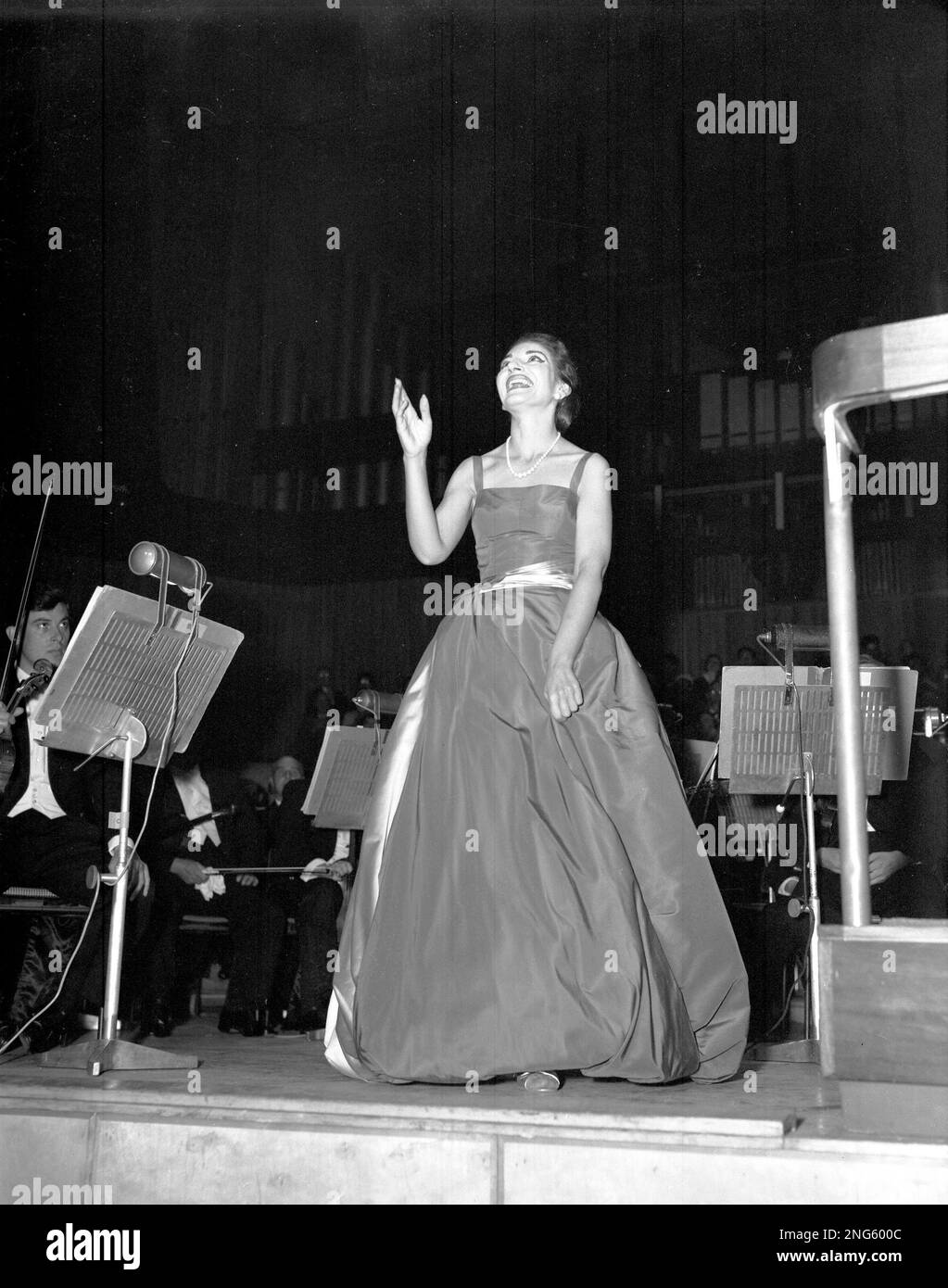 The famous Greek opera singer Maris Callas acknowledges the ovation ...