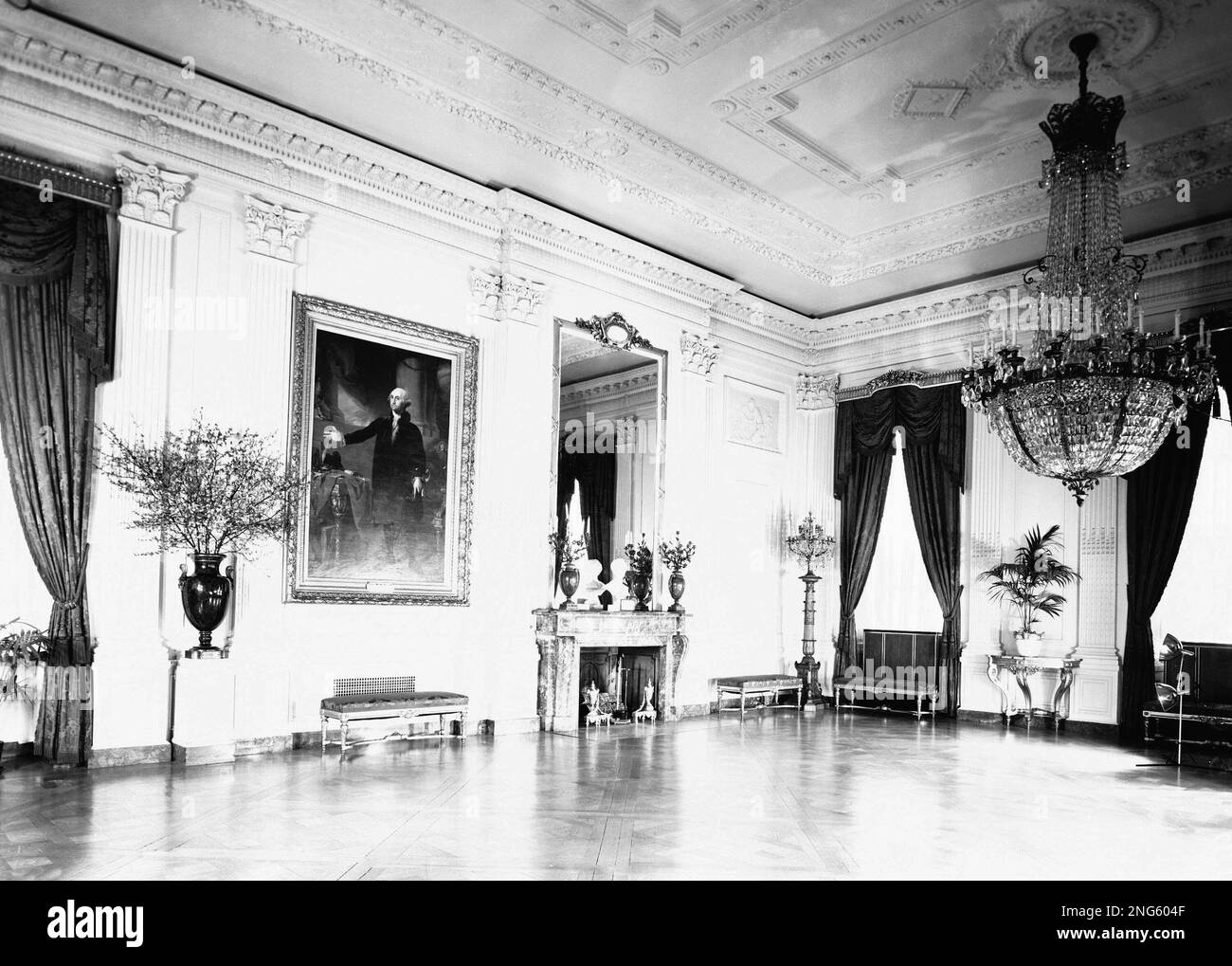 Southeast corner of the White House, East room, ball room, largest unit ...