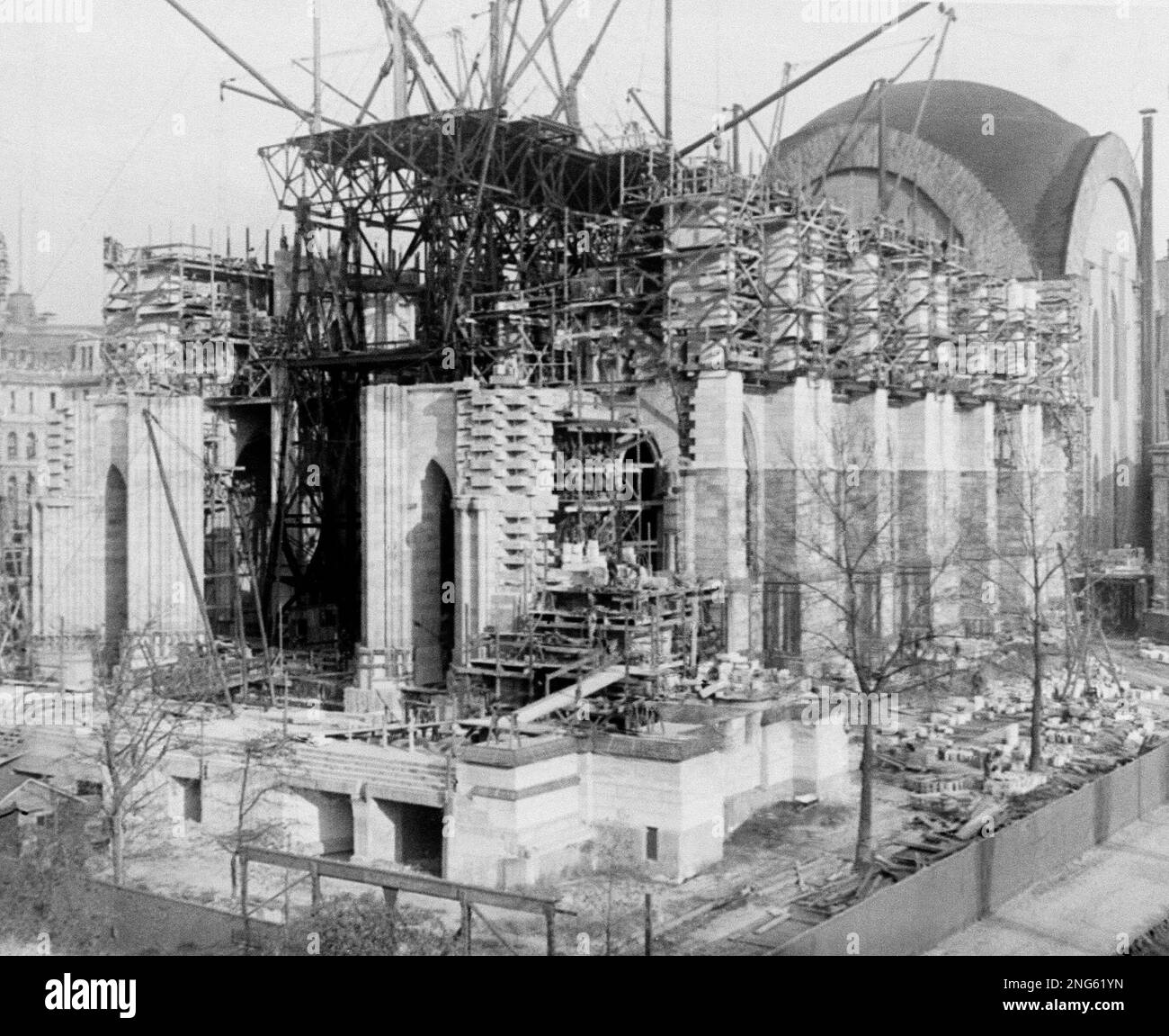 Construction work on Cathedral of St. John the Divine in New York City ...
