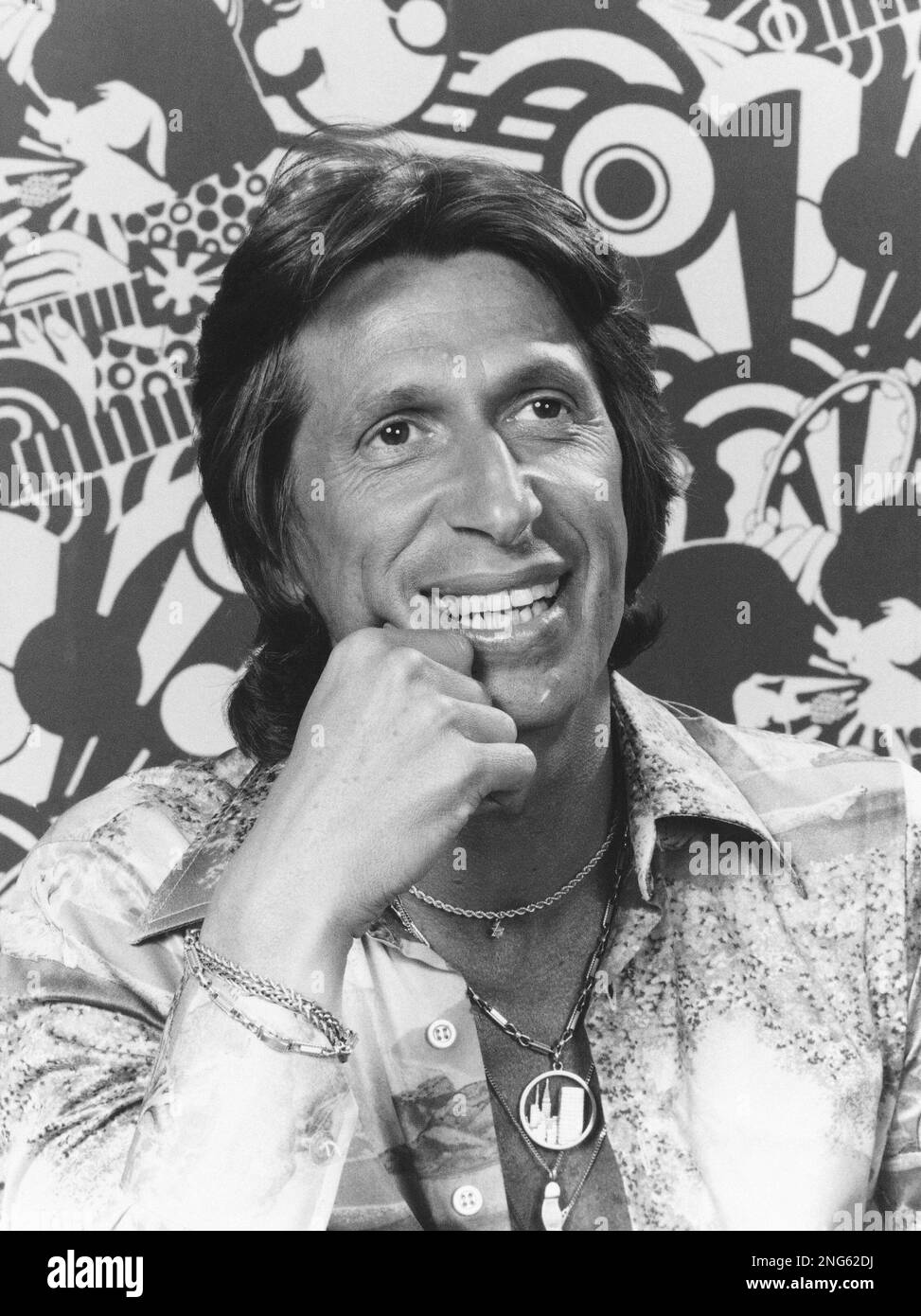 Comedian David Brenner shown July 13,1977. (AP Photo Stock Photo - Alamy