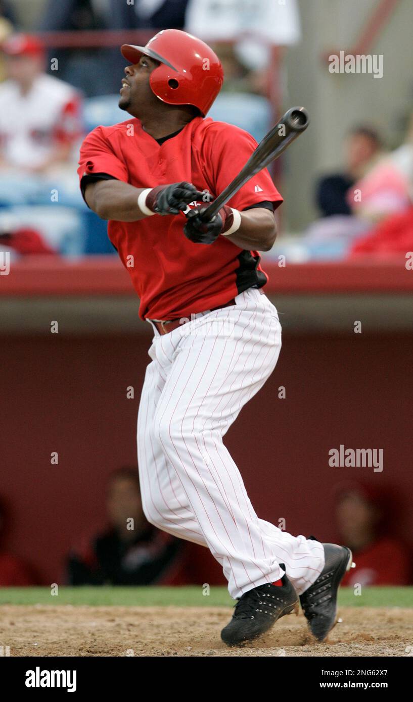 Cincinnati Reds outfielder Norris Hopper bats against the Minnesota ...