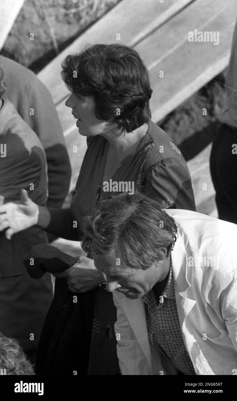 Relatives of Alfredo Rampi, the child who fell into a well at Vermicino ...