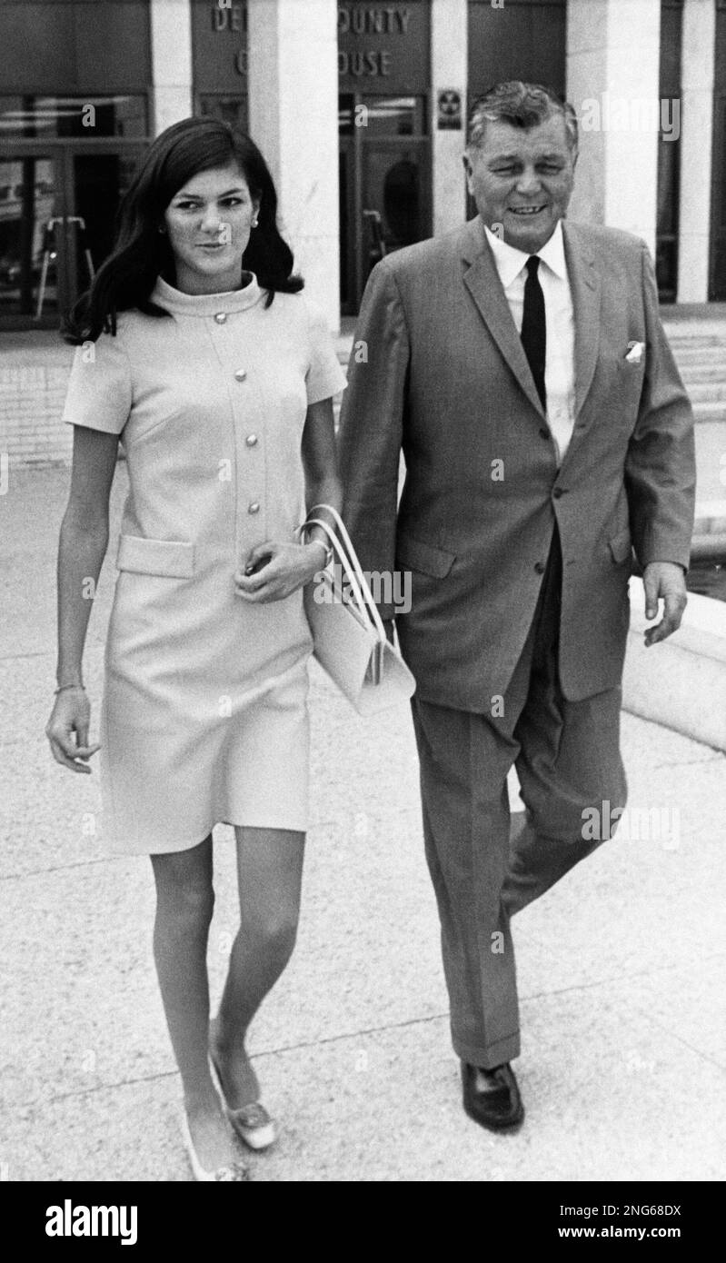 Barbara Jane Mackle and her father, Robert F. Mackle leave the DeKalb ...