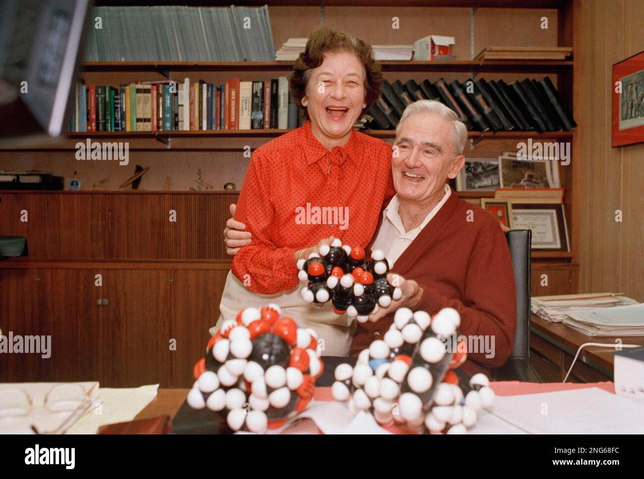 Dr. Donald J. Cram and his wife, Jane, celebrate the UCLA professor's ...