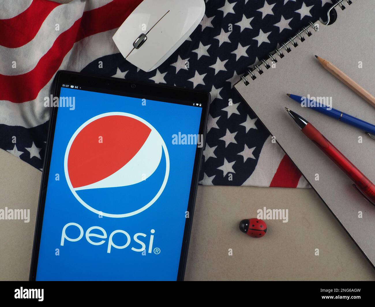 Pepsi logo hi-res stock photography and images - Alamy