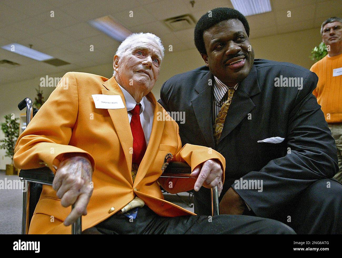 Former Tennessee basketball player Bernard King, right, poses for a ...