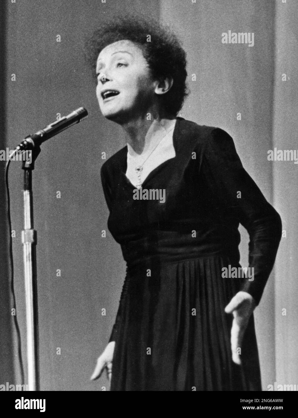 Undated photo showing French singer Edith Piaf. (AP Photo Stock Photo ...