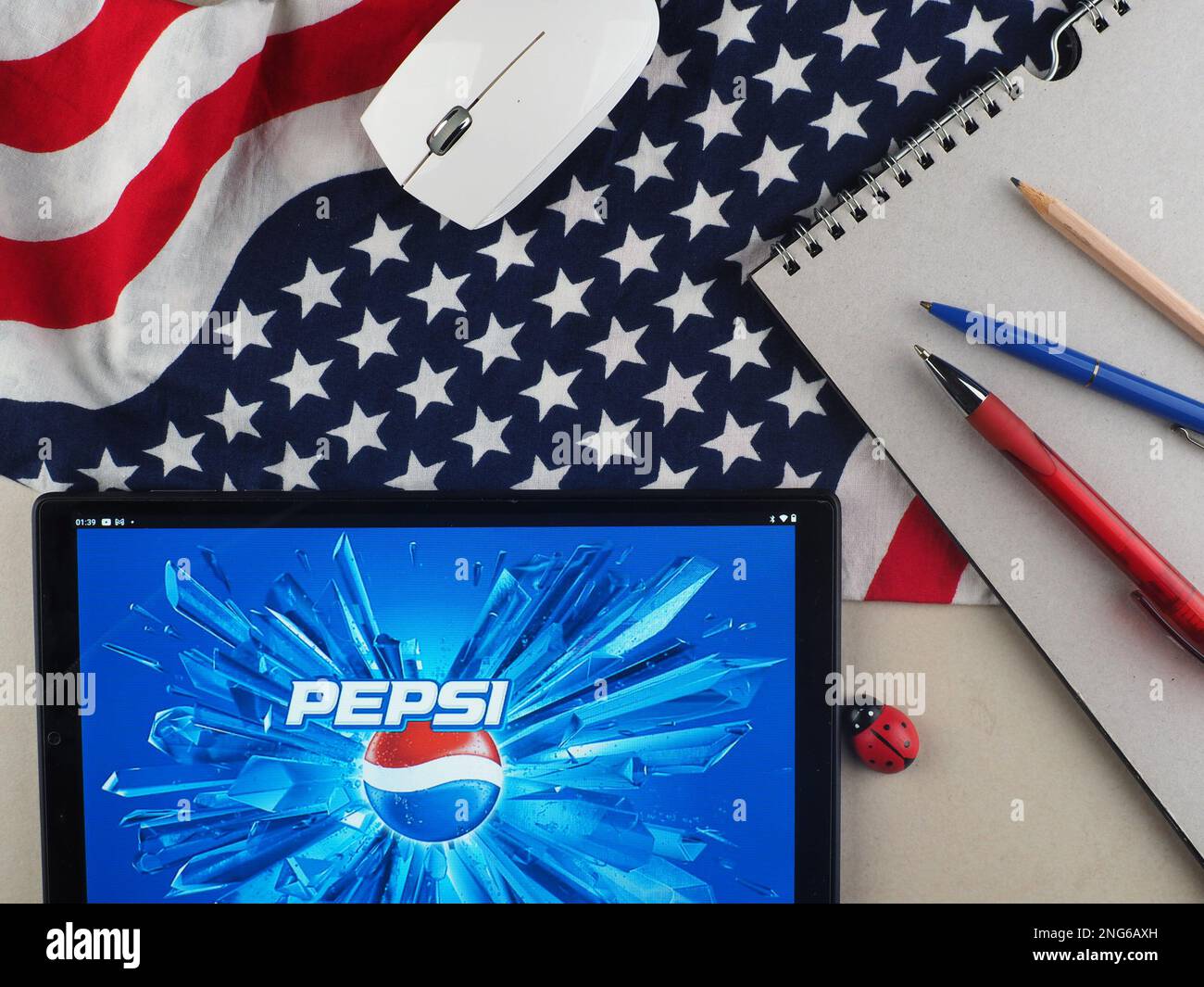 Pepsi logo hi-res stock photography and images - Alamy