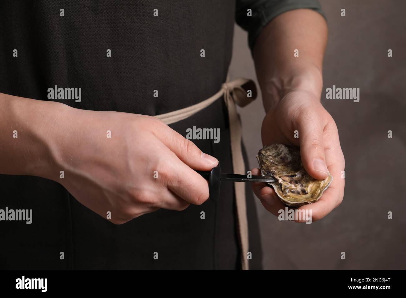Man eating fresh oyster hi-res stock photography and images - Alamy Man eating fresh oyster hi-res stock photography and images - Alamy